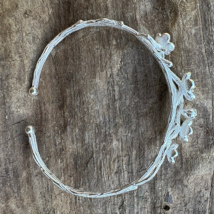 Elegant Flower Cuff - UnderArt Gallery | Sterling Silver | Jewellery